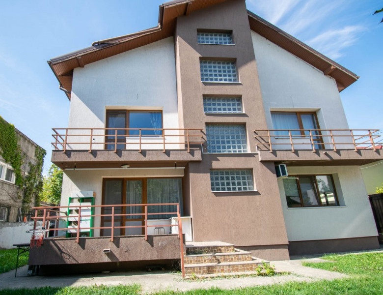 Vitan-Auchan,Vila 6 camere,3 bai,285 mp,curte libera 200 mp ...